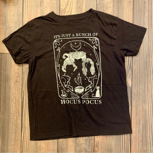 Disney | Tops | Hocus Pocus Black Tee | Poshmark